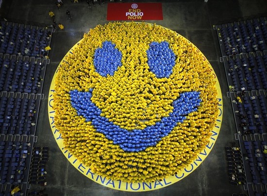 Le plus grand smiley du monde pour éradiquer la polio - Geeko