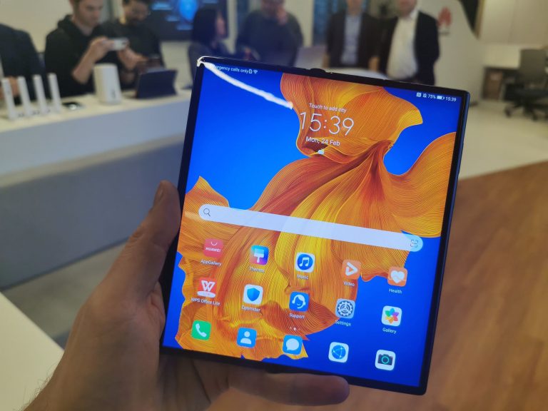 Huawei lève le voile sur son nouveau smartphone pliable, à 2.500€ - Geeko