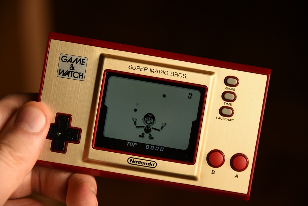 Game & Watch : un hommage plein de nostalgie à l’ancêtre du GameBoy - Geeko