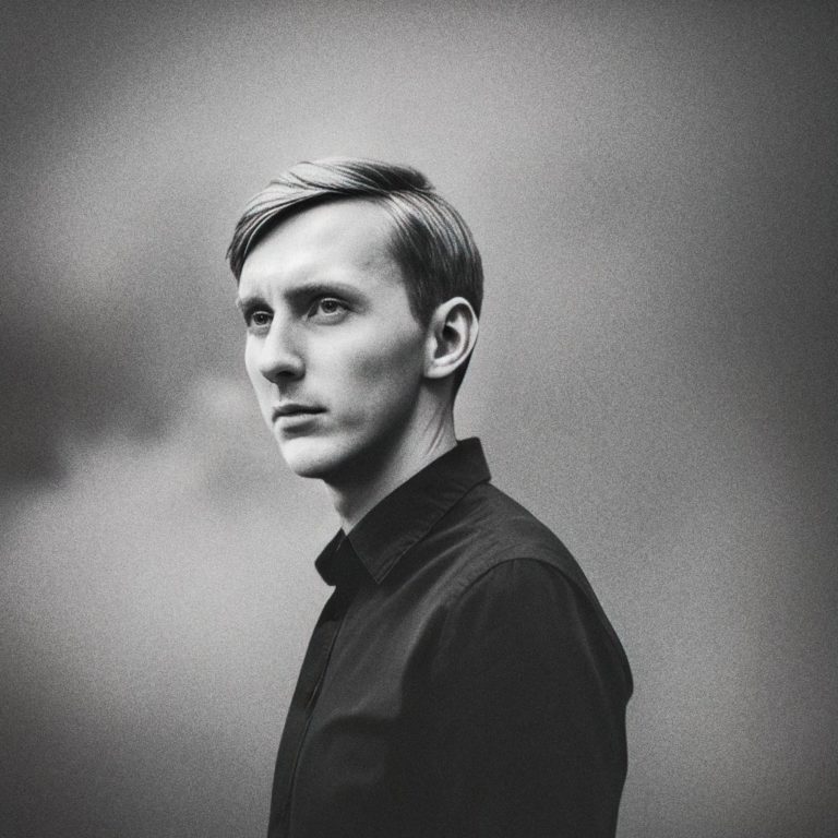 Il se crée une fausse vie sur Instagram - Geeko